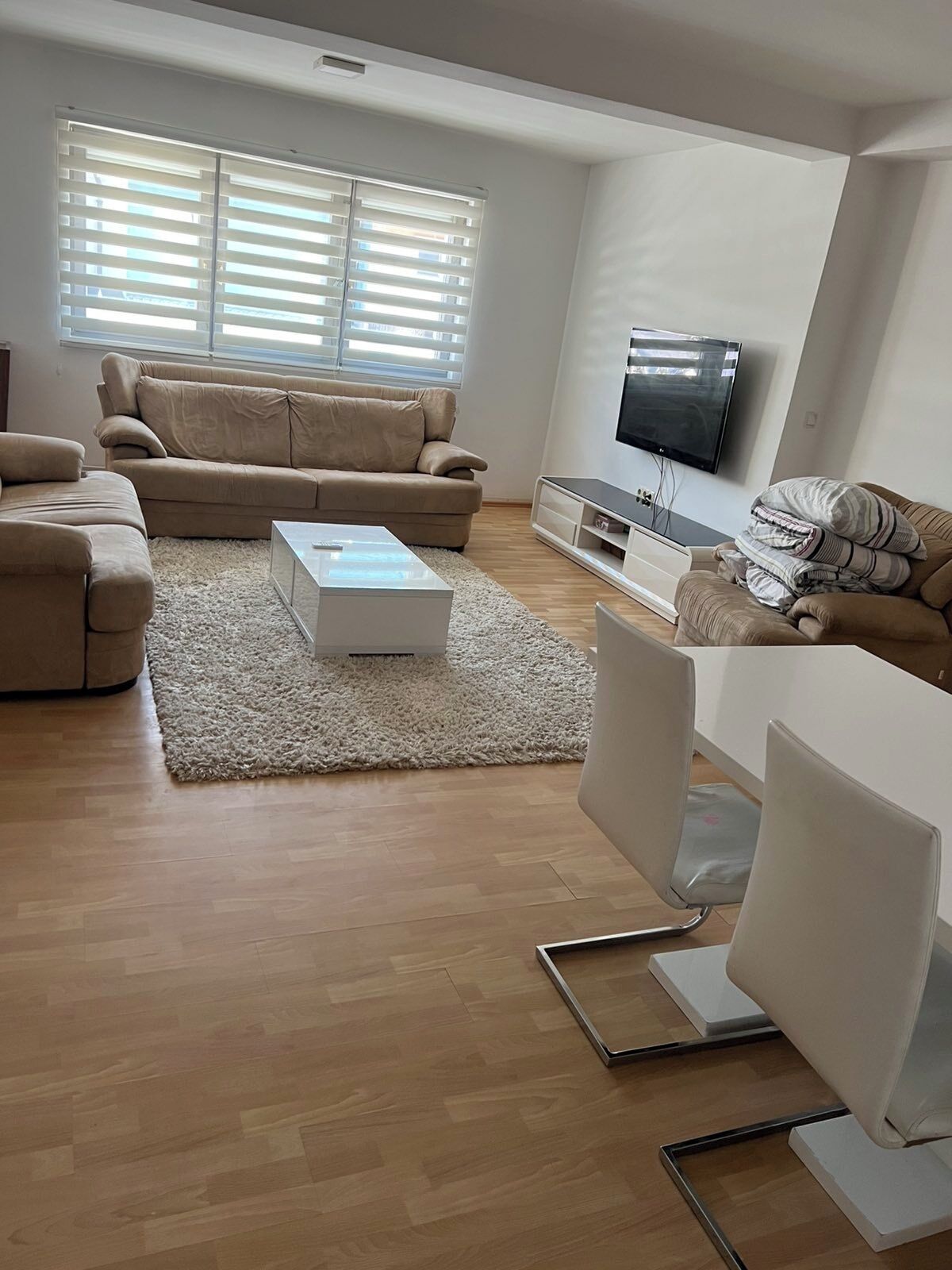 Modern Large Apartment With 3 Bedrooms And Free Private Parking. - Sarajevo