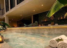 Piscina exterior, da(s) 7:00 à(s) 22:30, espreguiçadeiras