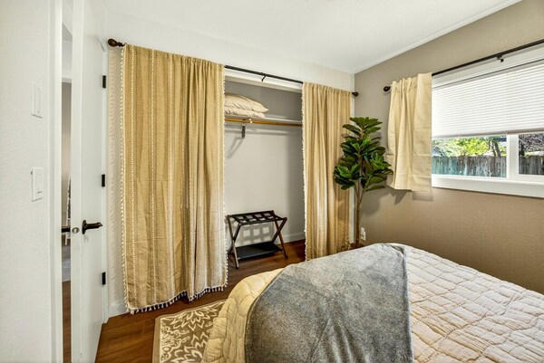 Basecamp Gp Private Unit In Quiet Duplex - Grants Pass, OR