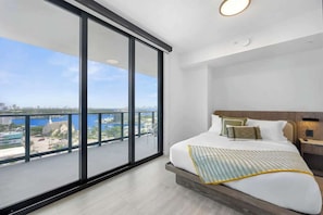 Apartamento, várias camas, acesso à piscina, vista para o oceano (72 Living 1210) | 2 quartos 