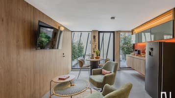 Apartamento, 1 cama queen-size, pátio, Vista para a cidade (Gardens B102) | Interior