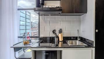 Estúdio, 1 cama Queen, cozinha, vista para a cidade (Fusion 501) | Cozinha privada