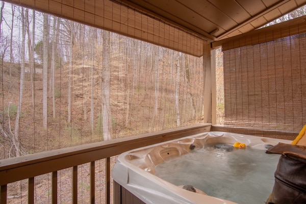 Cozy Hot Tub Cabin! - Caroline du Nord