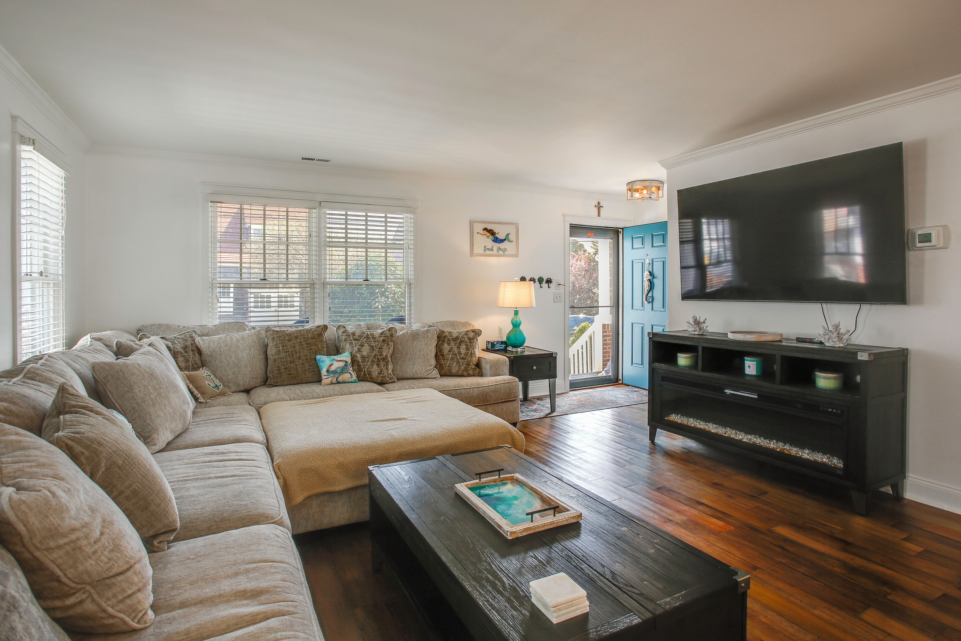1 Mi To Steel Pier: Spacious Home W/ Private Yard! - Atlantic City, NJ