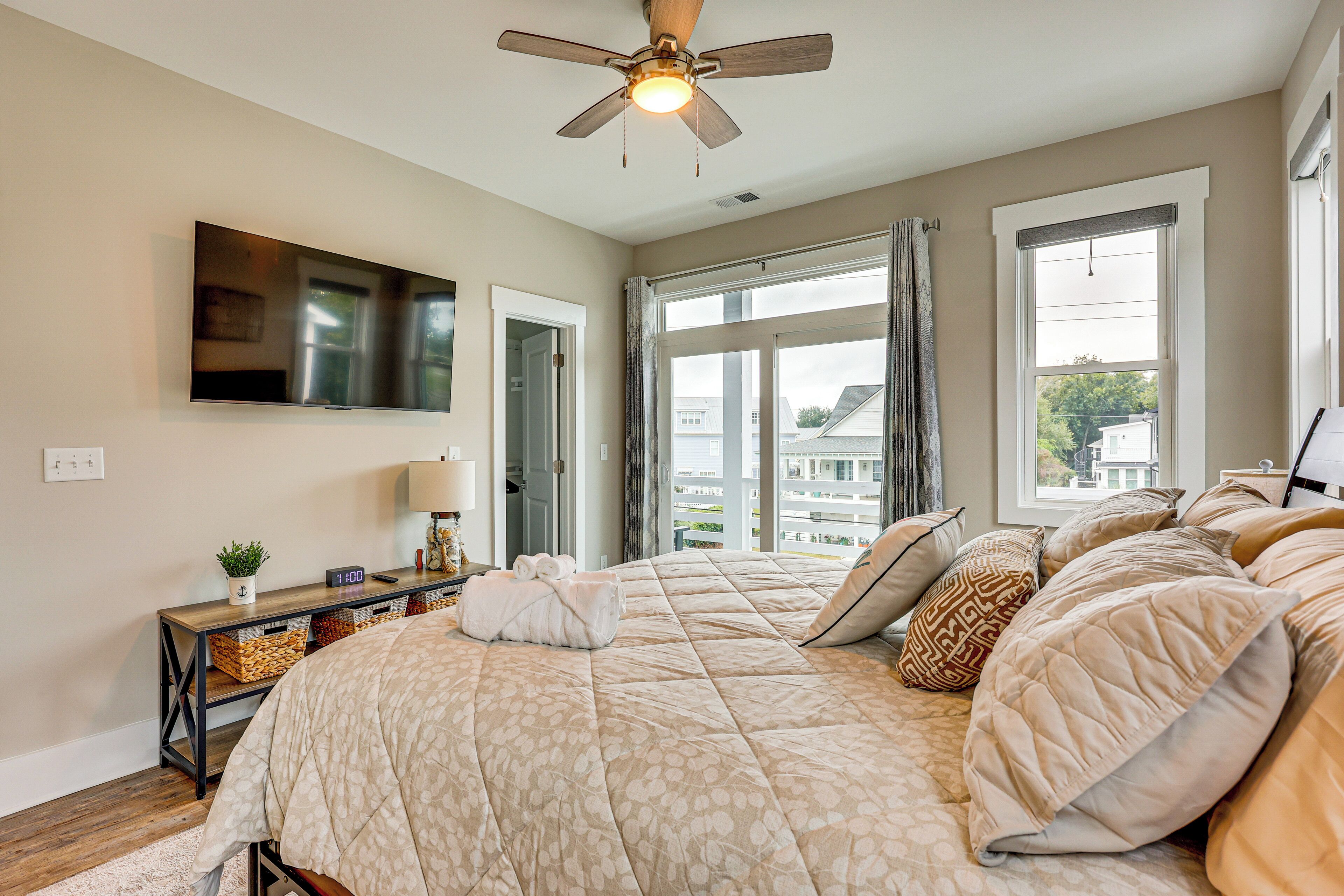 5br Coastal Compound In Carolina Beach: Brand New! - Carolina Beach, NC