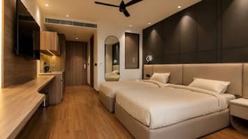 Quarto Superior, 2 camas individuais | Secretária, secretária adequada para computadores portáteis
