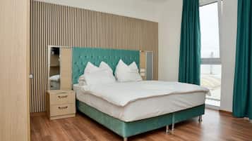 Quarto Duplo Deluxe | Secretária, cortinas/cortinados opacos, Wi-fi grátis