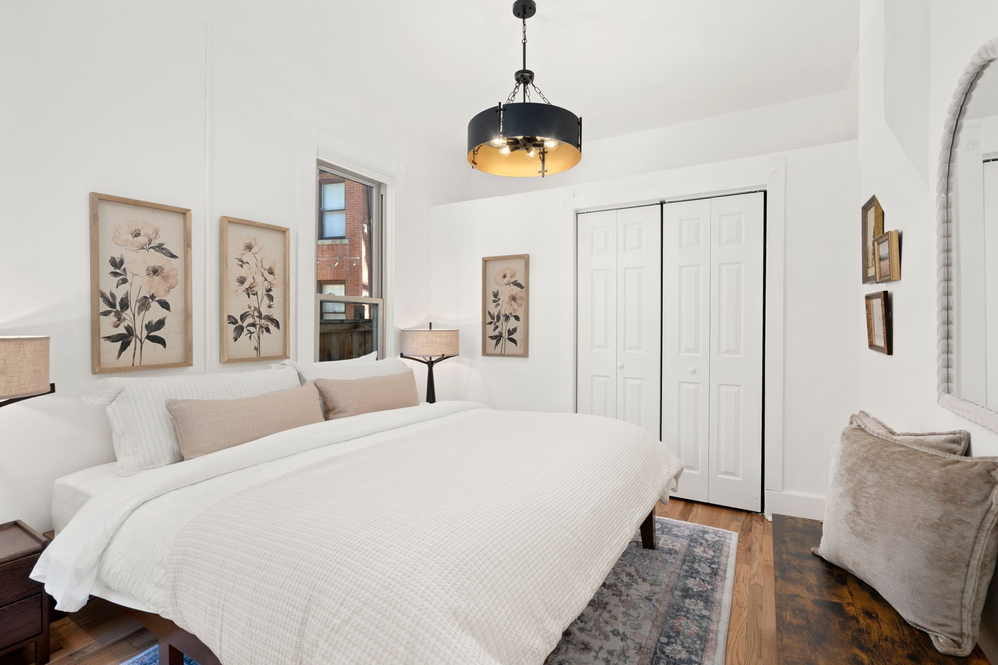 Casa, várias camas, banheira de imersão, vista para o jardim (Little Luxe Retreat) | 3 quartos, individualmente decorados, individualmente mobiliados