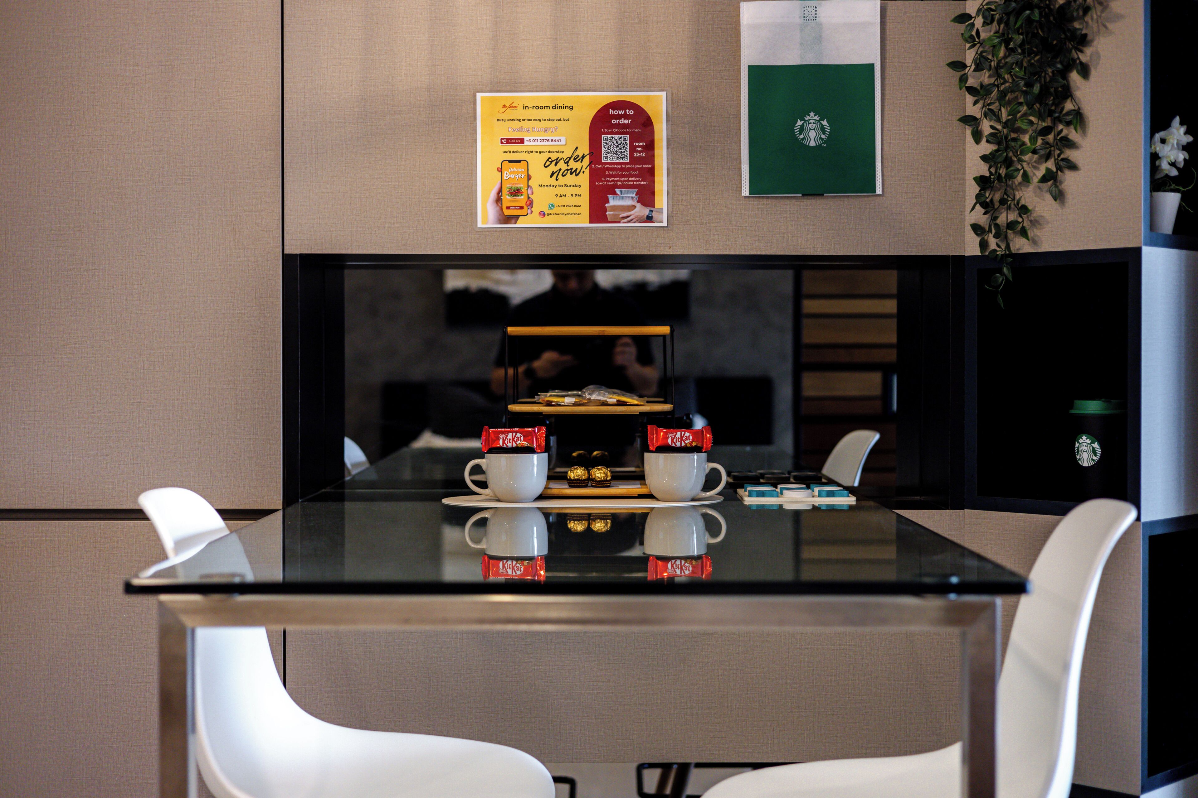 Apartamento de Luxo, cozinha, Vista para a cidade | Refeições no quarto
