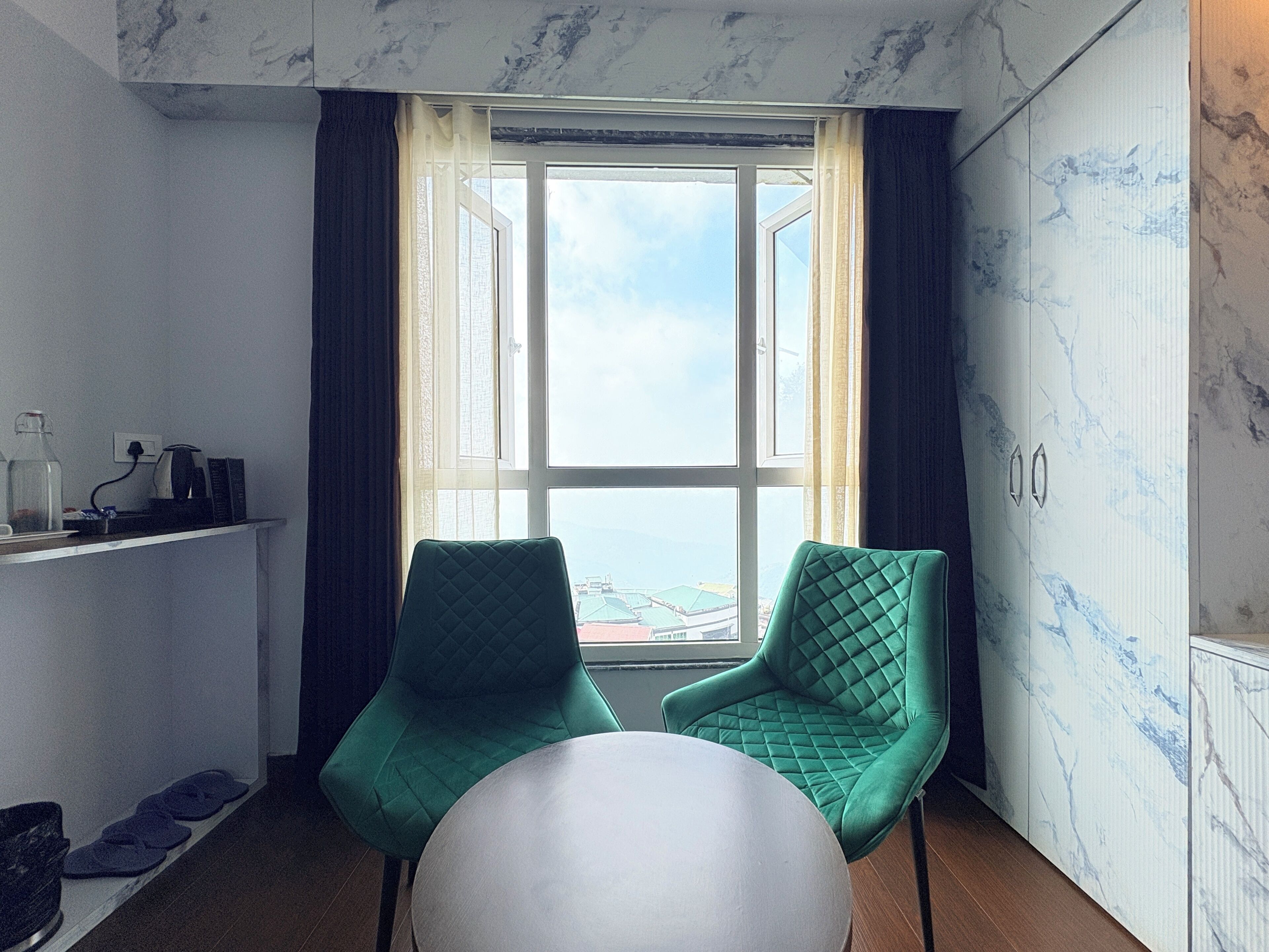 Quarto Duplo Premium, vista para a montanha | Secretária, Wi-fi grátis 