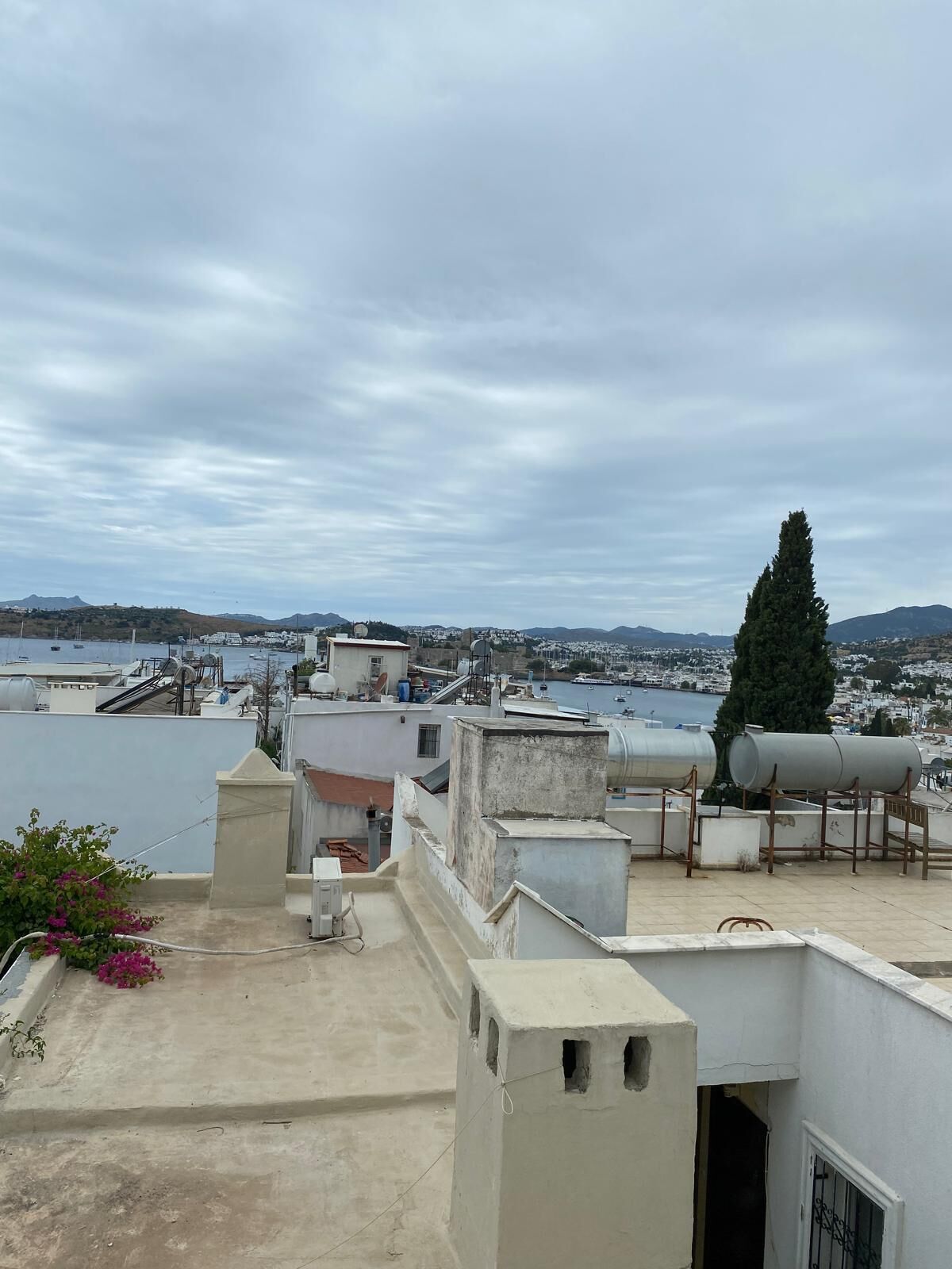Apartamento básico, vista para a cidade | Cofres nos quartos, Wi-Fi de cortesia