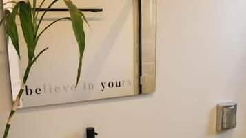 Quarto casal luxo, sacada, vista para o jardim | Banheiro