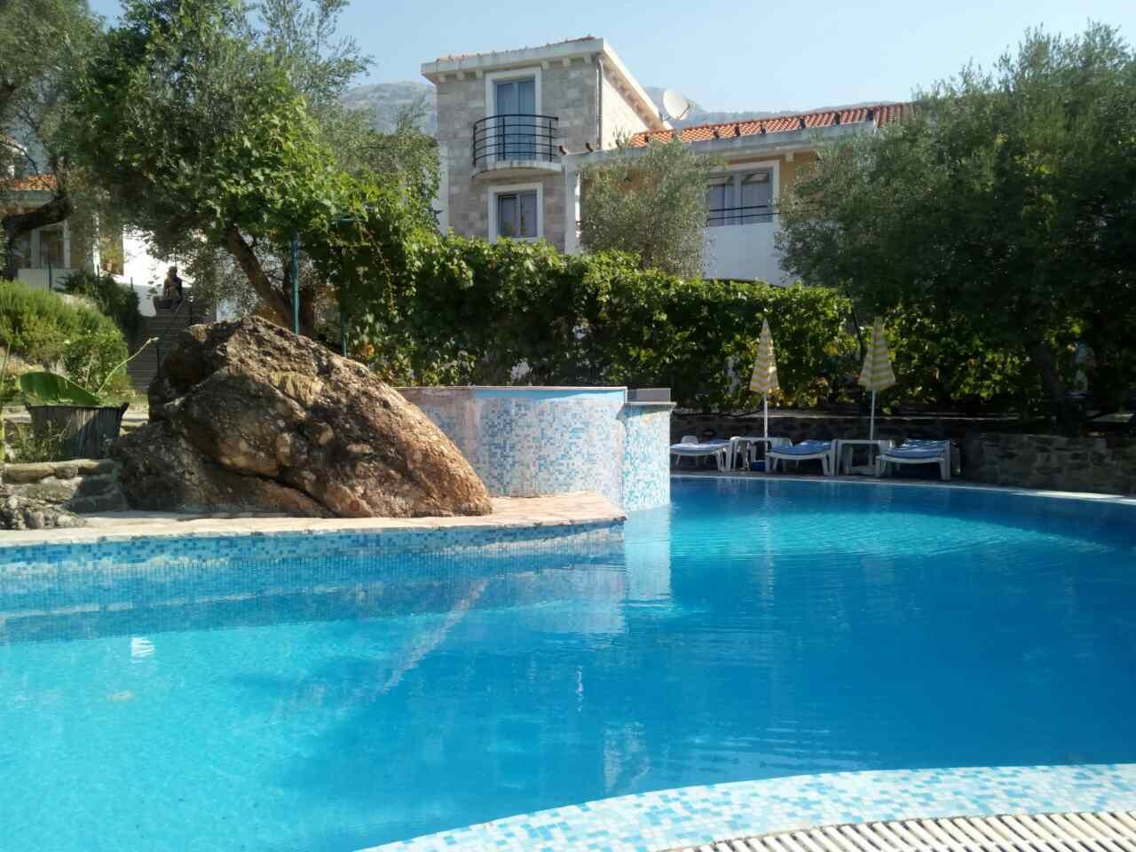 Piscina exterior sazonal 
