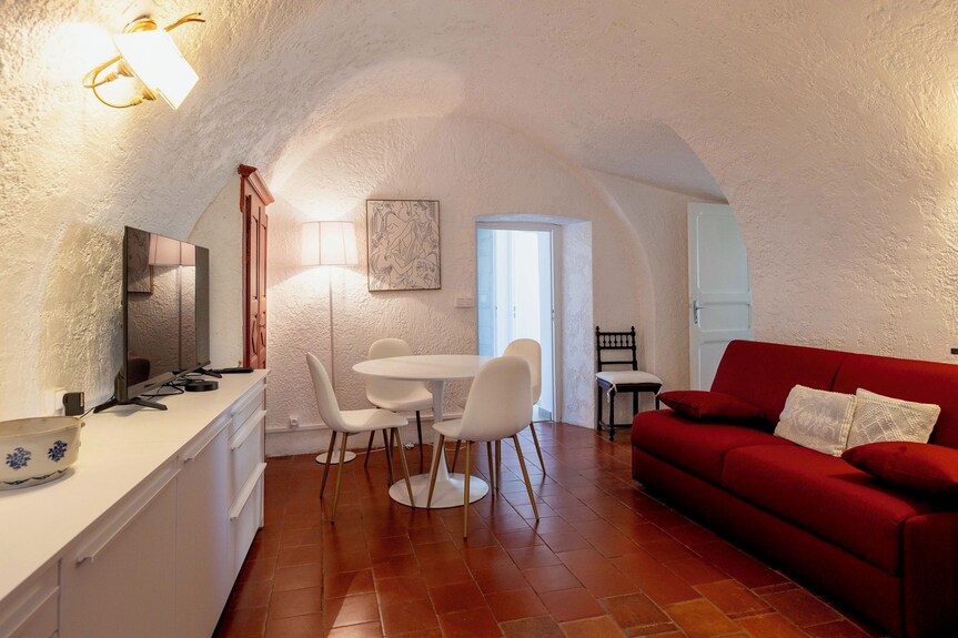 2-bedroom Apartment In Vaulted House - Algajola