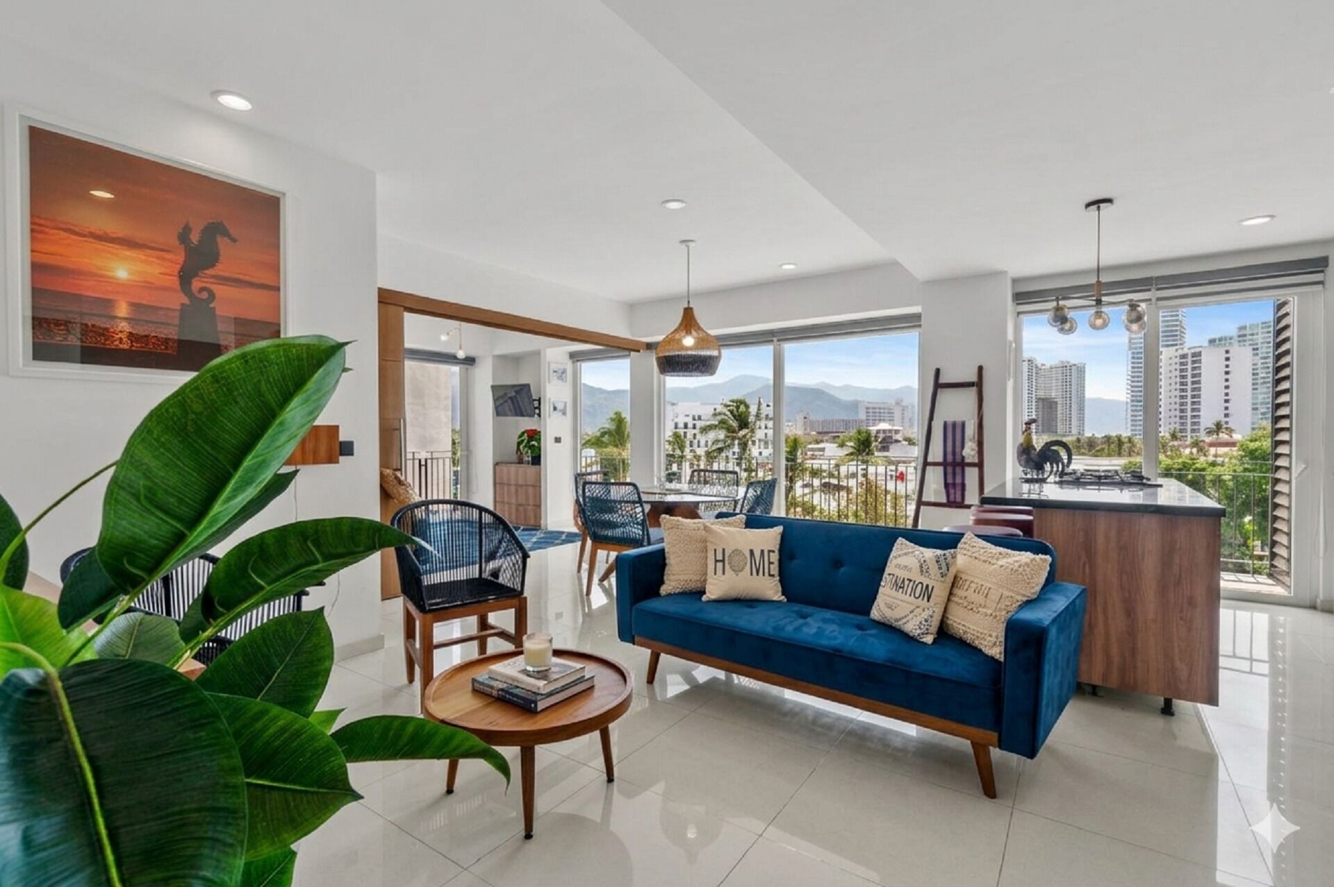Stylish Zoho Skies 2-bdr, Rooftop Pool + Parking - Puerto Vallarta