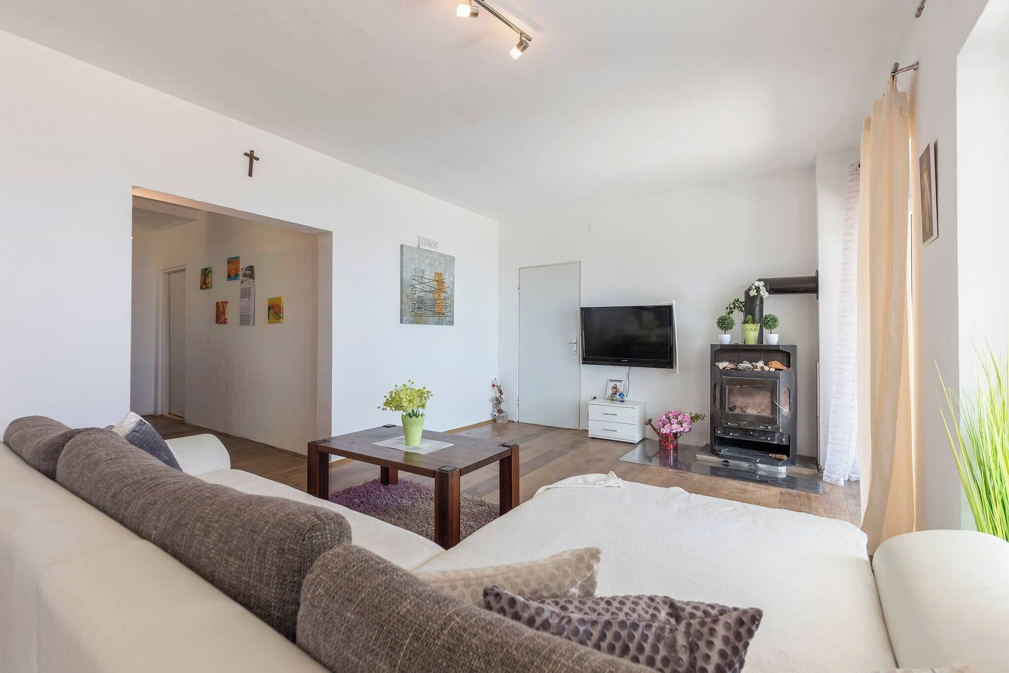 Apartamento, 1 quarto, acessível, fumadores | Sala | Livros 