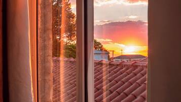 Apartamento Comfort, ar condicionado, Vista para a cidade | Vista do quarto
