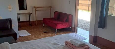 Quarto standard, 1 cama King | Wi-Fi de cortesia, roupa de cama