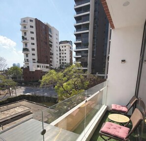 Apartamento, varanda, vista para a montanha | Terrenos do alojamento