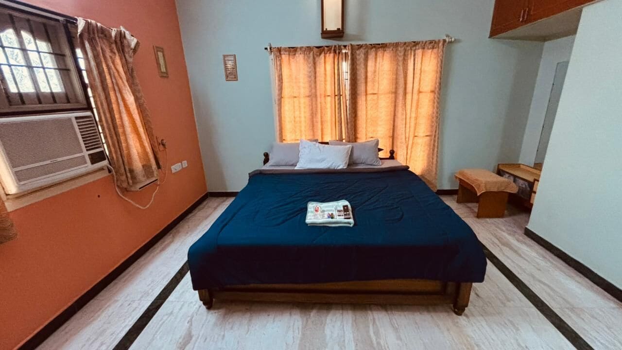 Quarto Gallery | Secretária, secretária adequada para computadores portáteis 