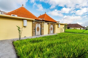 Vila superluxo, 1 cama King, piscina particular, vista para o jardim | Fachada