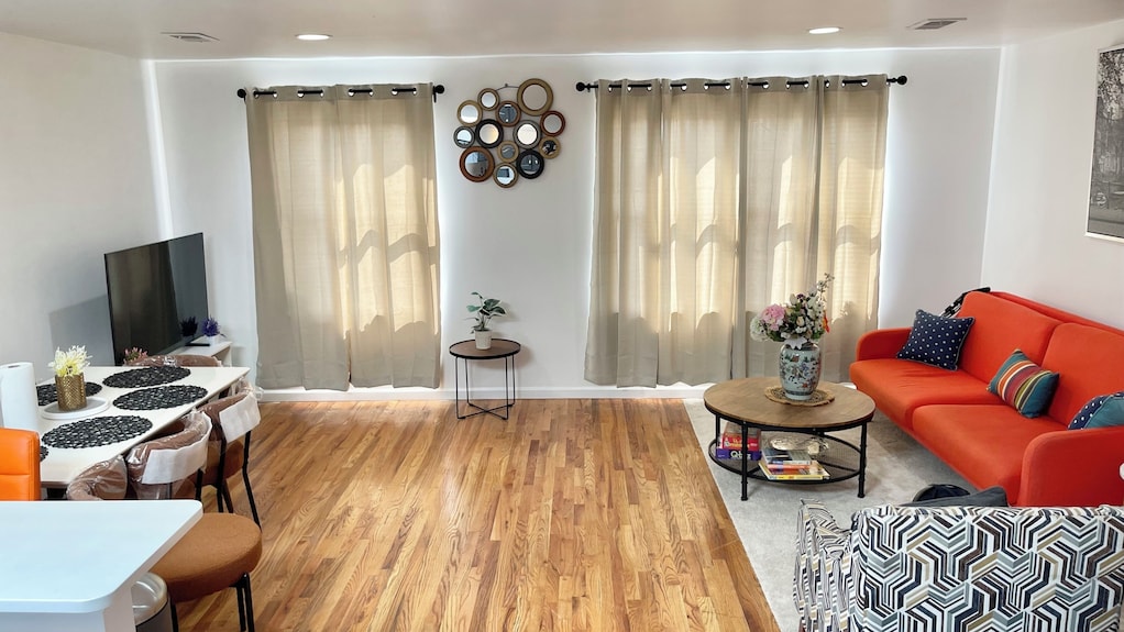 Peaceful 3-bedroom Apartment With Ac In Jersey City With Great View. - West New York, NJ