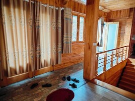 Quarto Individual Comfort, varanda, vista para a montanha | Interior