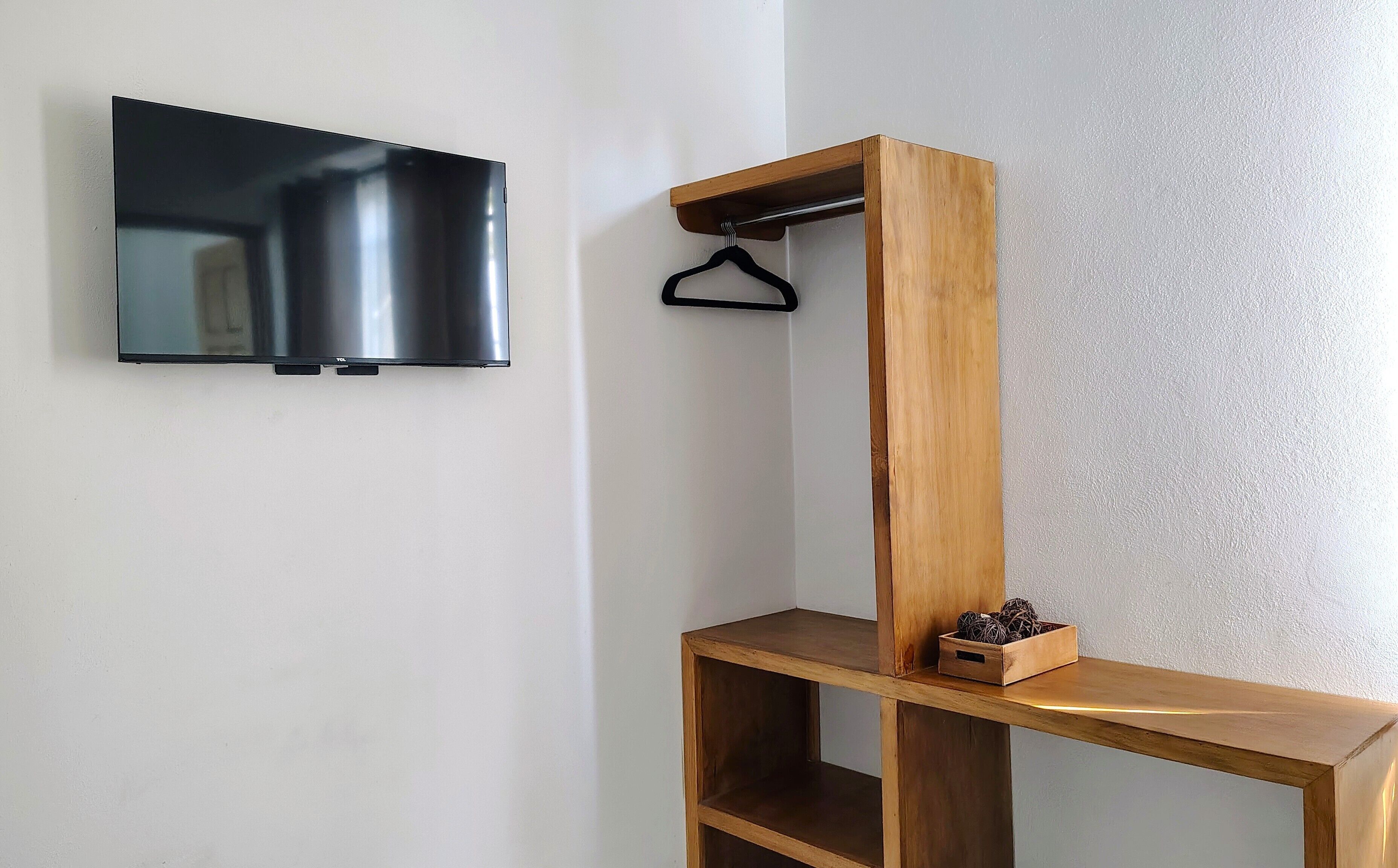 Quarto Duplo Deluxe | Edredões de penas, camas de colchão pillowtop, cofre no quarto 