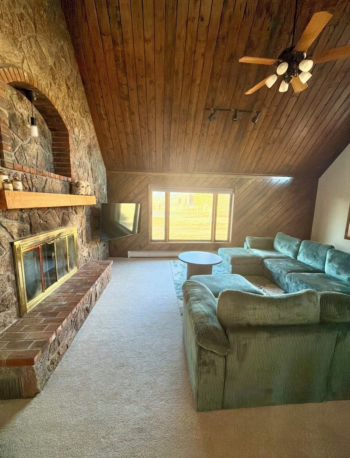 43-acre Working Farm - 5br, Sleeps 11 - Collegiate Peaks Views - With Hot Tub - Buena Vista, CO