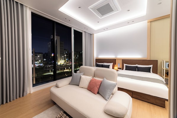 Suite Familiar | Secretária, Wi-fi grátis
