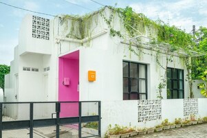 Vila, vista para a piscina | Fachada