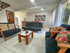Villa | Sala de estar | Televisor 