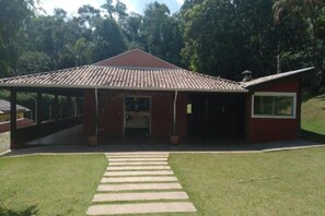Casa, vista para o jardim | Exterior