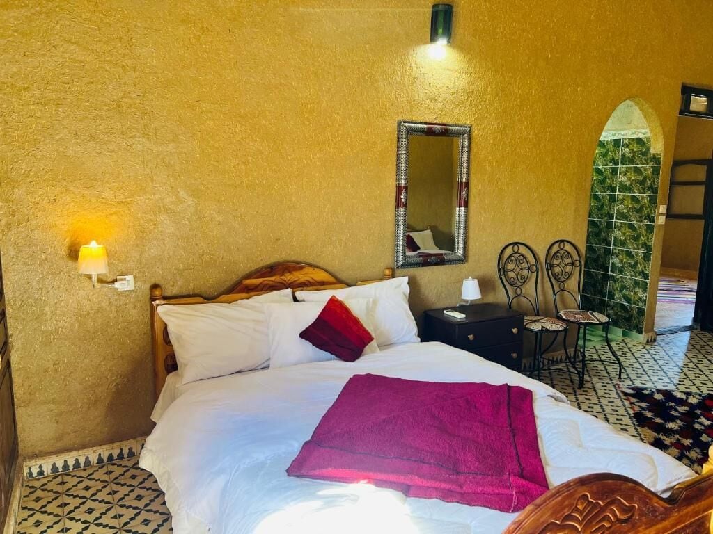 Quarto Duplo, varanda | Wi-fi grátis, roupa de cama fornecida 