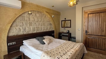 Quarto luxo, vista para o jardim | Cofres nos quartos, quartos à prova de som