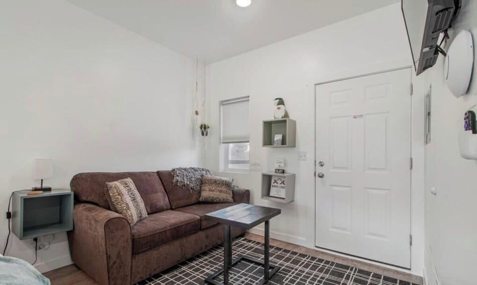 Comfy Balcony Suite Unit 2 Ready To Enjoy Bbq With Sunrise Or Sunsets Views - Lava Hot Springs, ID