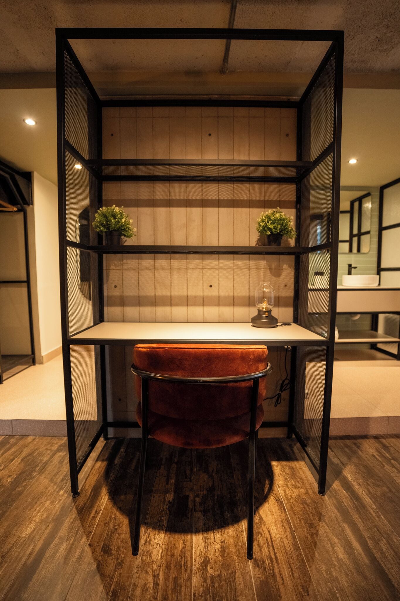 Estúdio, varanda, Vista para a cidade | Minibar, secretária, secretária adequada para computadores portáteis 