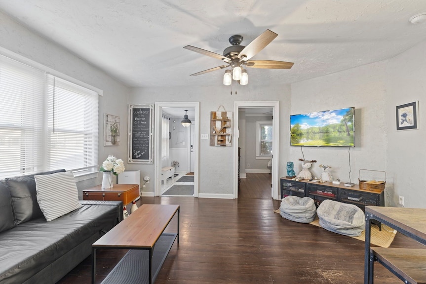 Charming 3br Home In Historic Downtown Anderson - Pendleton, IN