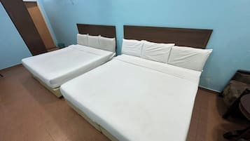 Suíte premier | Escrivaninha, ferros/tábuas de passar roupa, Wi-Fi de cortesia