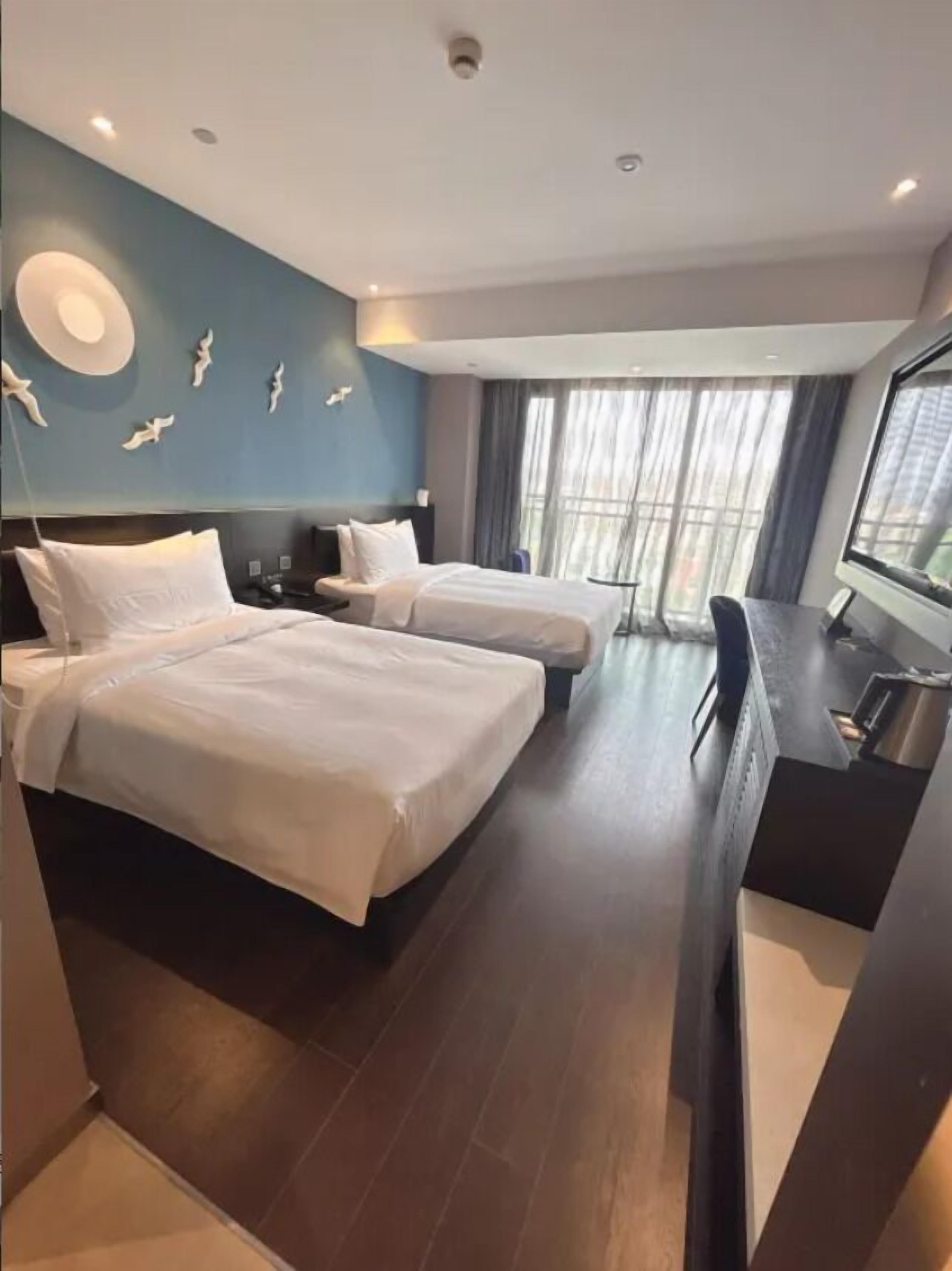 Quarto Duplo Superior, Vista para a cidade | Edredões de penas, minibar grátis, cortinas/cortinados opacos 