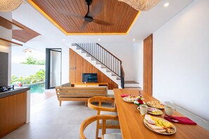 Villa, 2 quartos, varanda, vista para a piscina | Cozinha privada | Uma cadeira de bebé 