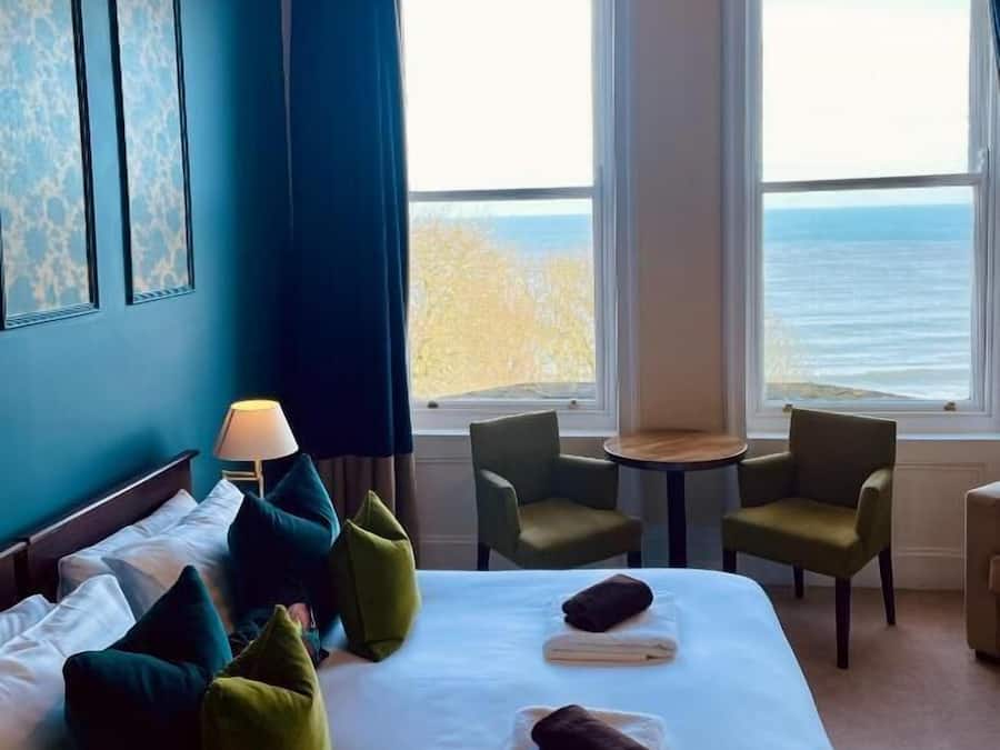 Quarto Duplo ou Twin Deluxe, vista para o mar | Ferro/tábua de engomar, Wi-fi grátis