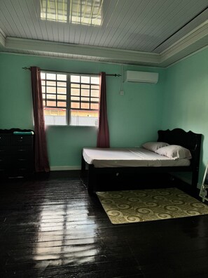 Quarto casal ou duplo conforto, vista para a cidade | Wi-Fi de cortesia