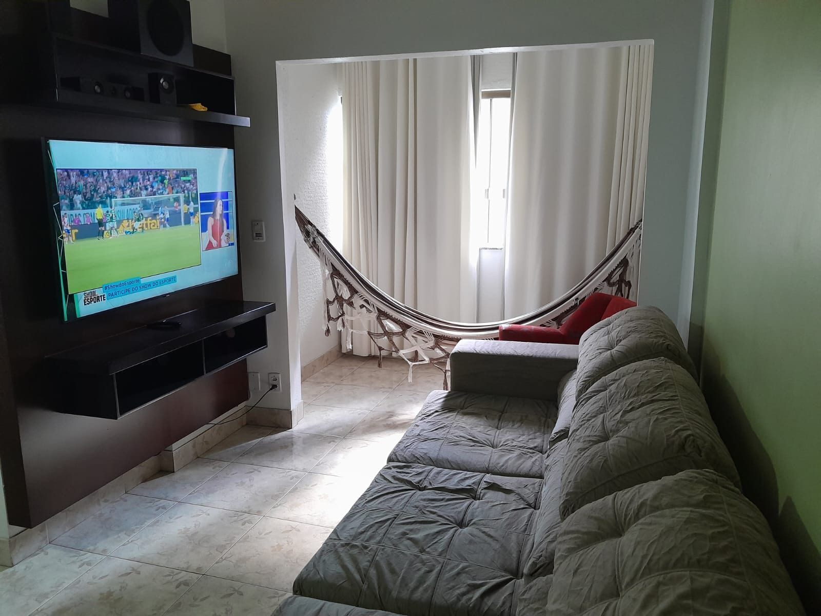 Apartamento, varanda, Vista para a cidade | Sala de estar