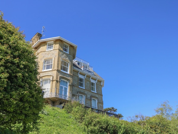 6 Priory - Shanklin