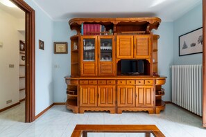 Apartamento, 1 quarto, varanda, vista para o lago | Interior