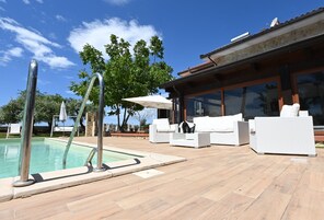 Piscina interior, piscina exterior 