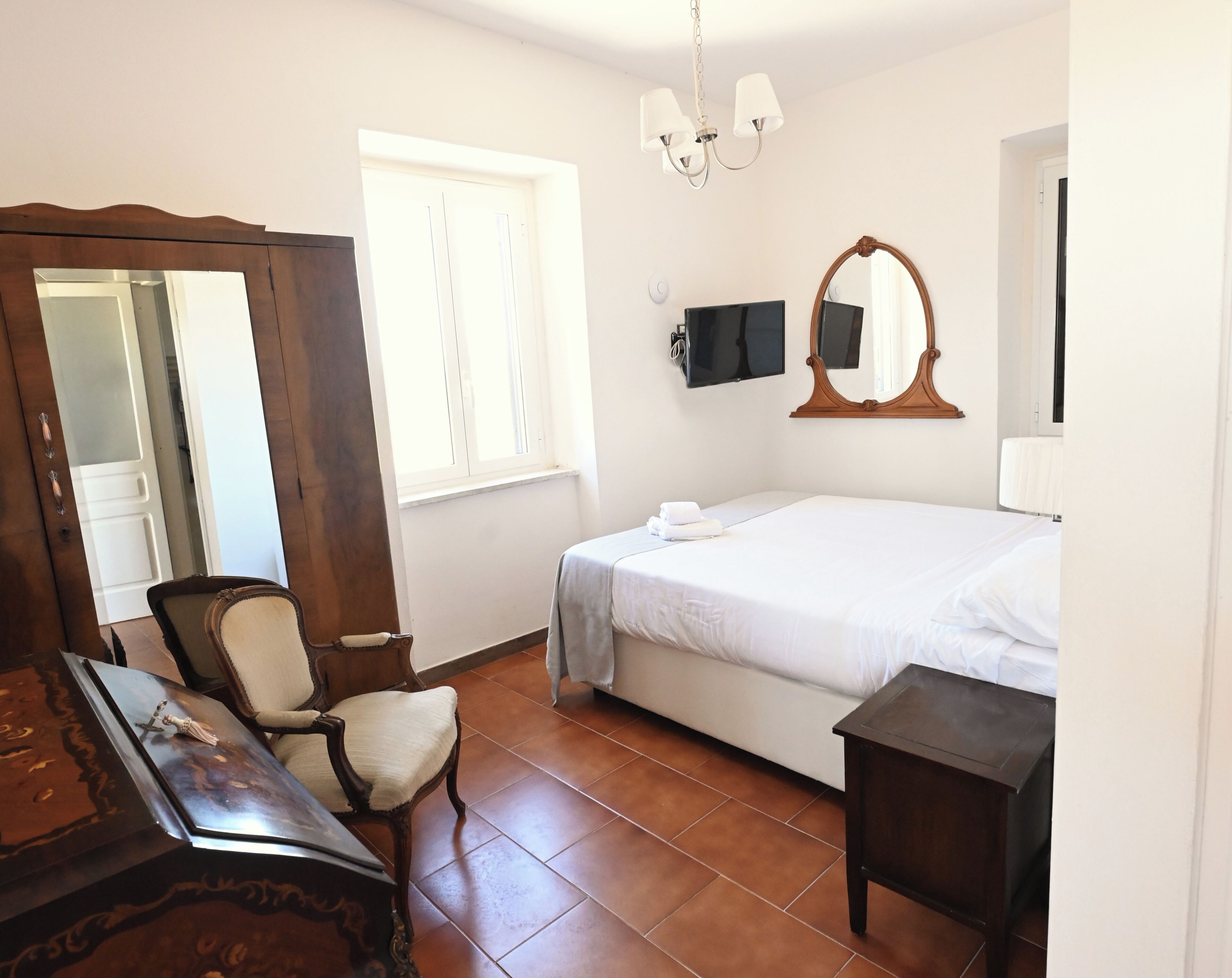 Quarto Standard, casa de banho privativa | Secretária, Wi-fi grátis 