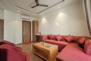 Quarto casal premium, vista para a cidade | Roupas de cama premium, edredons de pluma