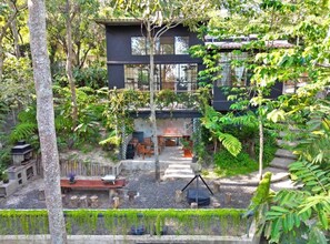 One of a kind signature villa, botanic paradise | Vista para o jardim